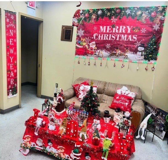 Office Xmas decor – Color Carton Corporation